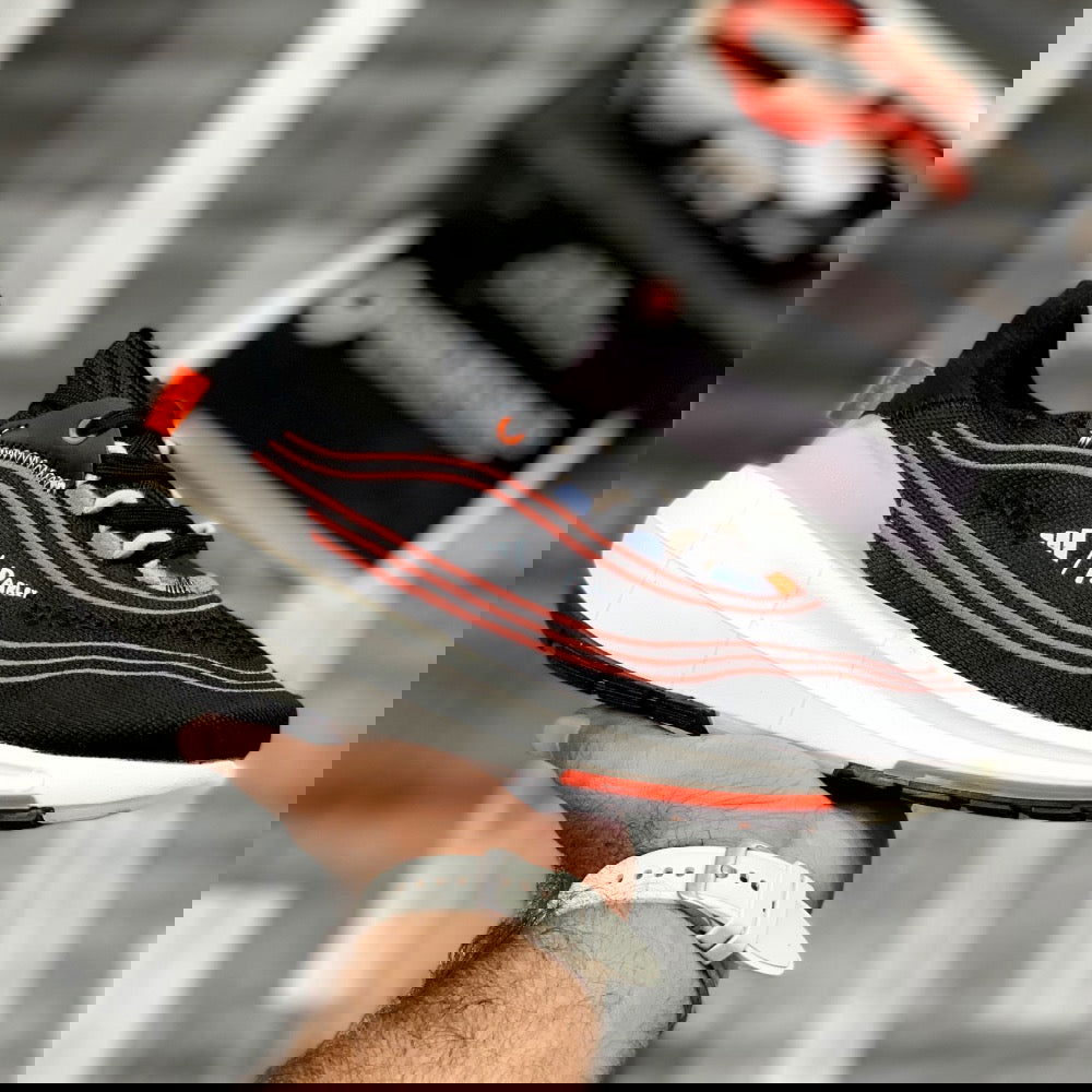 UB LightBoost 23 x Parleyy (Black Red)