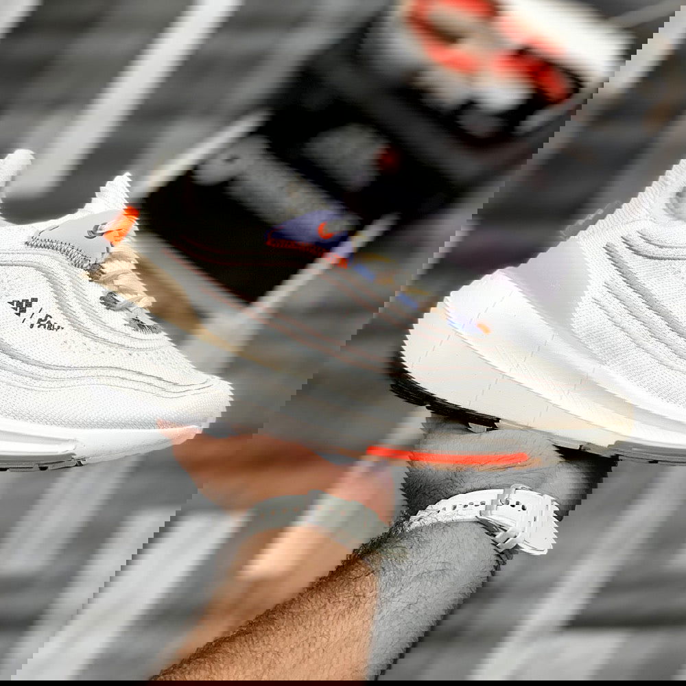 UB LightBoost 23 x Parleyy (Cream White)